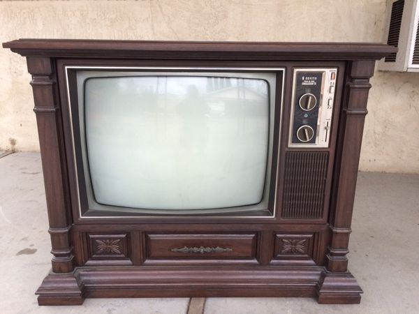 Vintage 1970's Zenith Color TV (TVs) in Pleasanton, CA